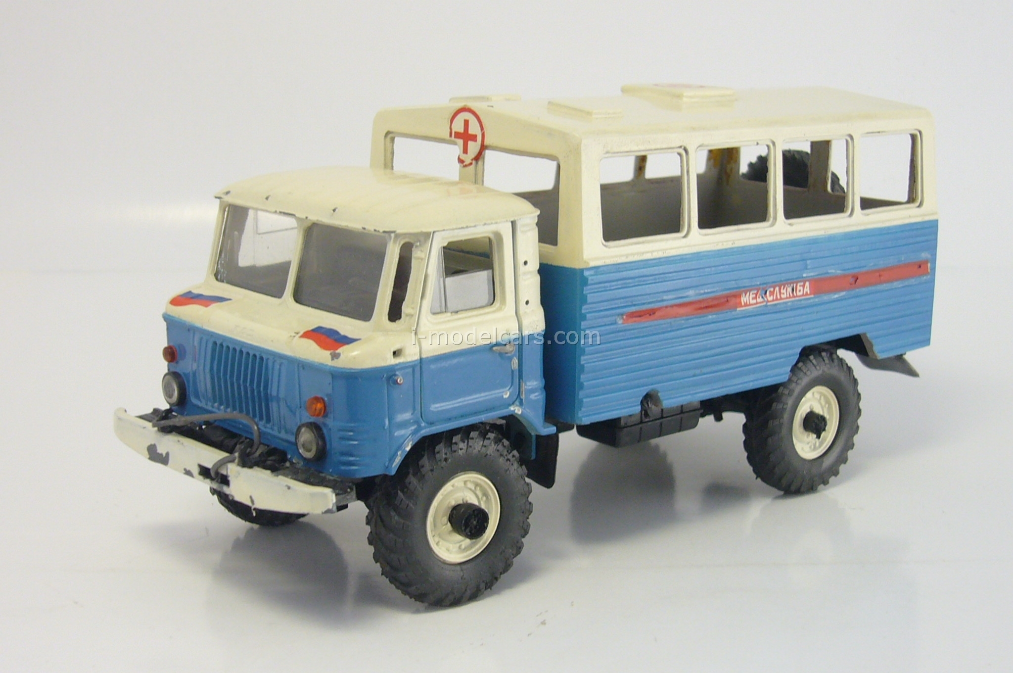 MODEL CARS GAZ-66 VM-66 KUNG Medical service Ural Falcon USSR 1:43