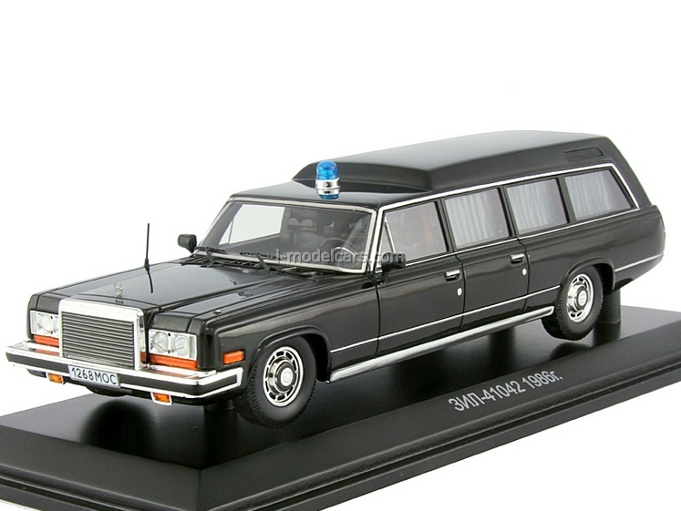 MODEL CARS ZIL-41042 Ambulance DIP 1:43